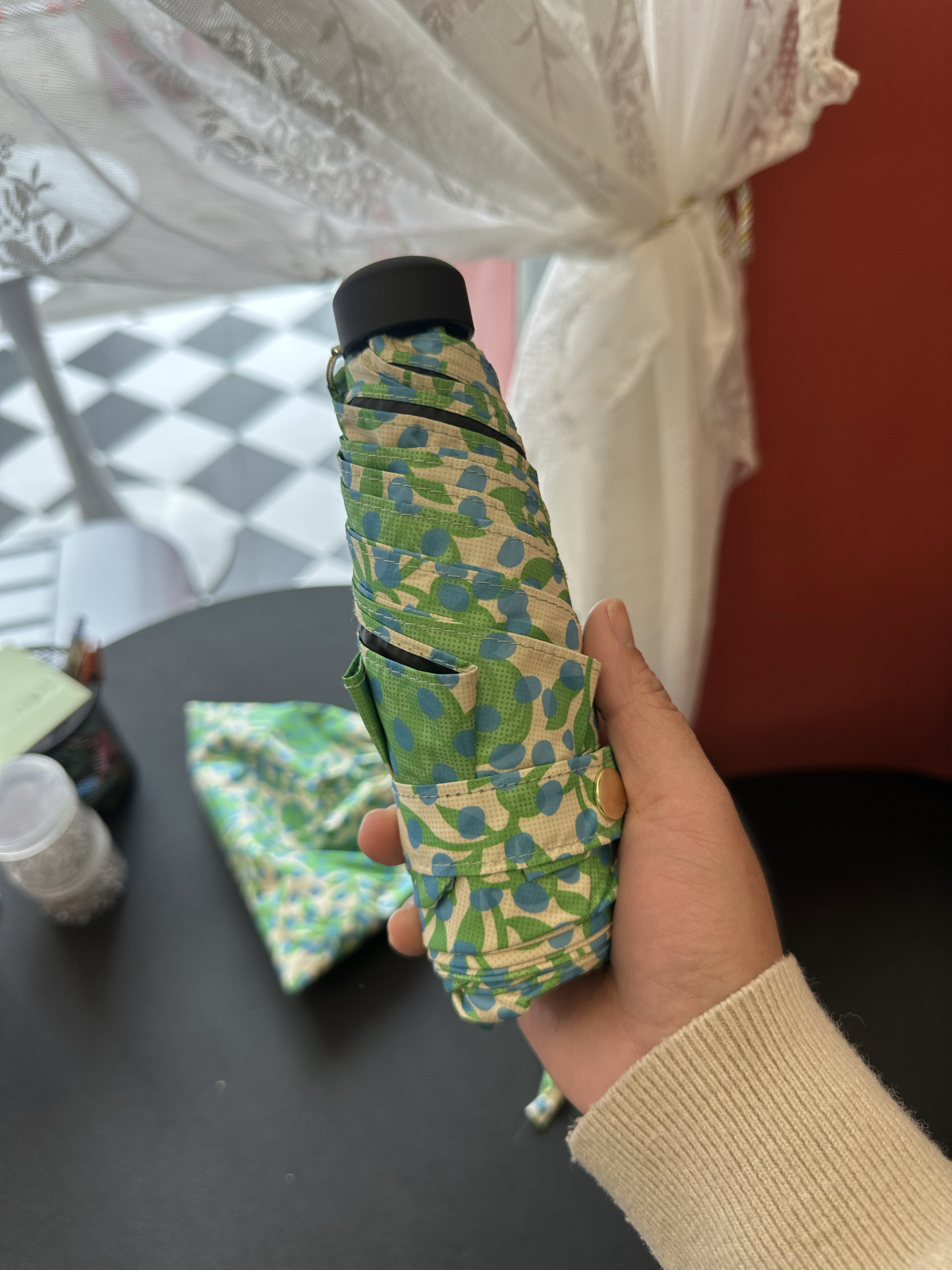原创迷你口袋伞防风防晒五折迷你便携小伞晴雨两用太阳伞