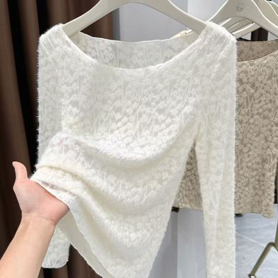 轻奢美拉德杏色精致花纹蕾丝打底衫女秋冬磨毛大圆领内搭长袖上衣
