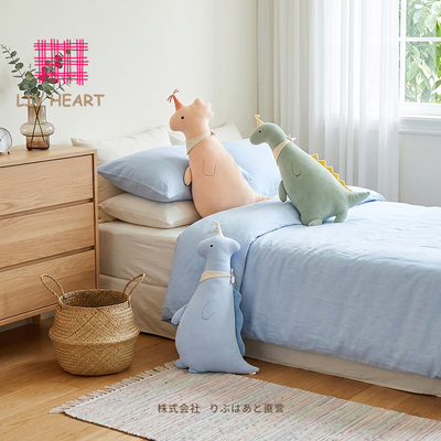 LIVHEART冰丝恐龙毛绒凉感抱枕