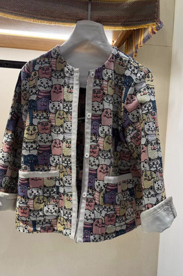 日单 猫图案俏皮小外套  细节和工艺都很赞 随便穿搭都会是亮点