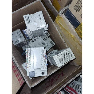 松下PLC控制器AFPXC40TF实物图咨询维修