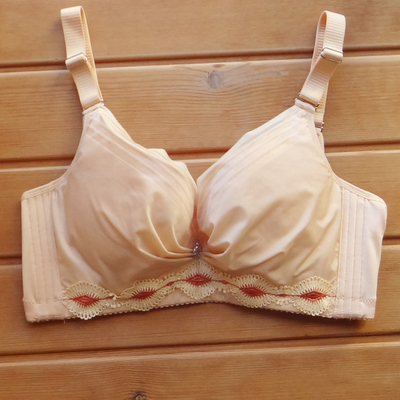 薄款全罩杯光面文胸聚拢收副乳