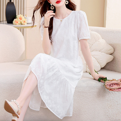 zmdm9825法式绣花白色连衣裙女2025夏季新款时尚减龄小清新中长裙