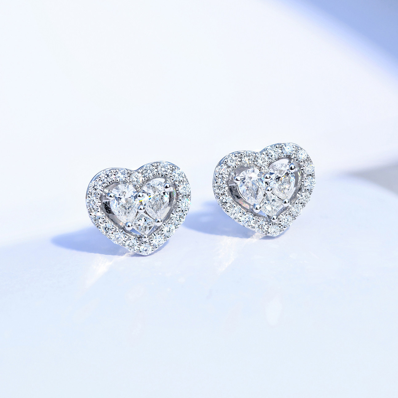 宝石矿工 18k白金心形钻石耳钉群镶显大真钻耳环女士 au750正品_虎窝淘