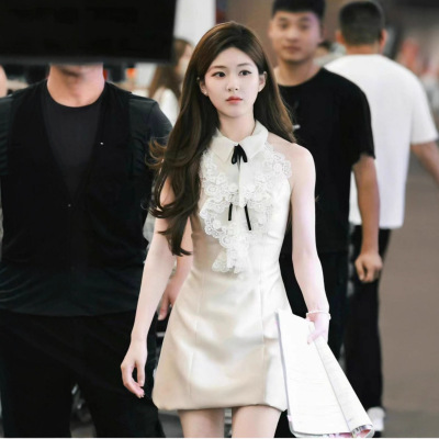 法式气质名媛风无袖连衣裙女夏季新款小香风挂脖背心短裙子2109