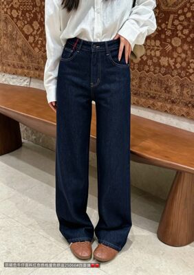 欧洲站时尚普洗蓝宽松直筒牛仔裤2026年秋冬女装显瘦阔腿裤25066