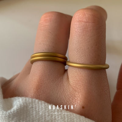 如蝶在野 古法传承~钛钢经典磨砂高级基础戒指素戒金色百搭叠戴