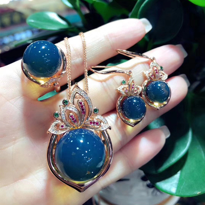 天然多米尼加蓝珀吊坠女款