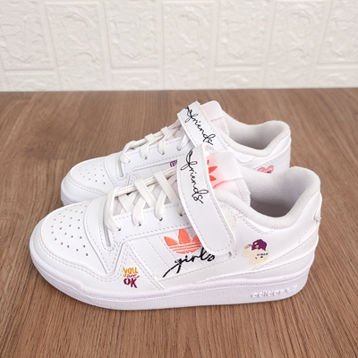 阿迪达斯儿童时尚百搭低帮板鞋