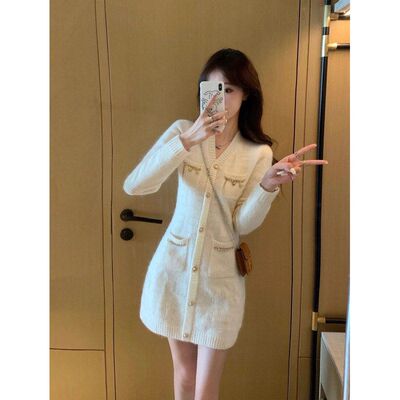 7467小设计感连衣裙2025新款女秋季名媛气质收腰显瘦感针织裙子