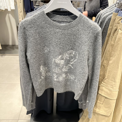 UR国内2026春季女装休闲童趣提花圆领短款针织衫UYL960029