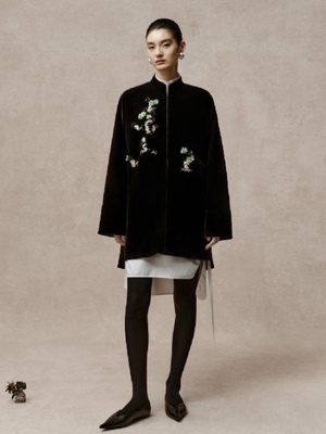 【JOJO官方授权】LAMAISONJADE玉琼黑色真丝丝缝钉珠立领系带外套