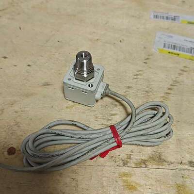 议价SMC压力表ISE80-02-R 原装正品 没有安装使用过.