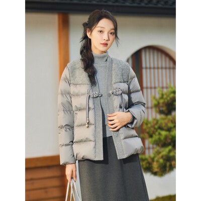 EMOO杨门中国风盘扣羽绒服女气质风短款V领宽松百搭白鸭绒外套女