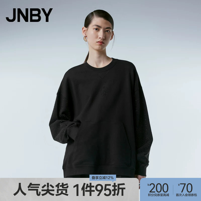JNBY/江南布衣春季女装卫衣全棉毛圈布蝴蝶贴钻宽松圆领上衣