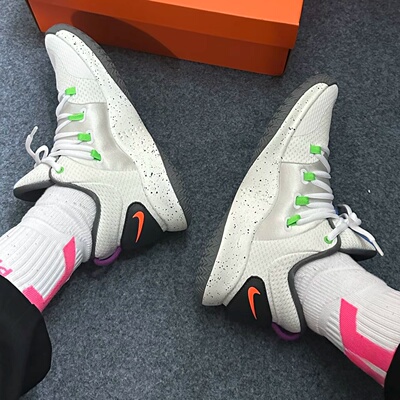 Nike耐磨透气实战运动篮球鞋