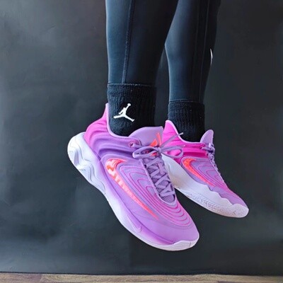 Nike防滑舒适透气时尚百搭篮球鞋