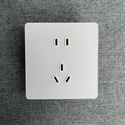 正泰NEW3LD玻璃面开关面板86型超薄玻璃面NEW3-L11100D二三插五孔