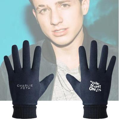 歌手CharliePuth断眉印花手套