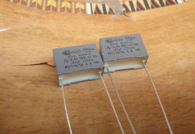 原装 AV 275VAC0.47UF 275V0.47UF 18X12X8 脚距15MM