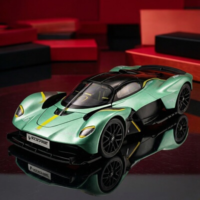 1:18阿斯顿马丁女武神车模正版授权超跑合金模型DB12豪华轿车礼物