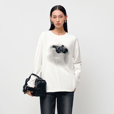 H·GENTEEL荷高25新款春装女圆领好柿花生印花长袖T恤GZF11620539