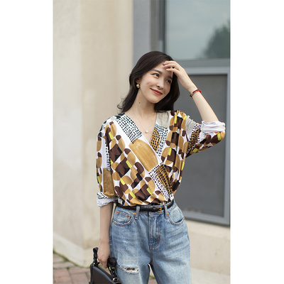 大象和长颈鹿时尚轻薄印花连体衣