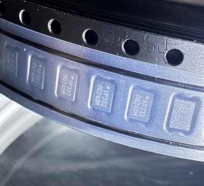 W25Q16JVUXIQ封装UFDFN-8储存器芯片3V16M-bit串行闪存