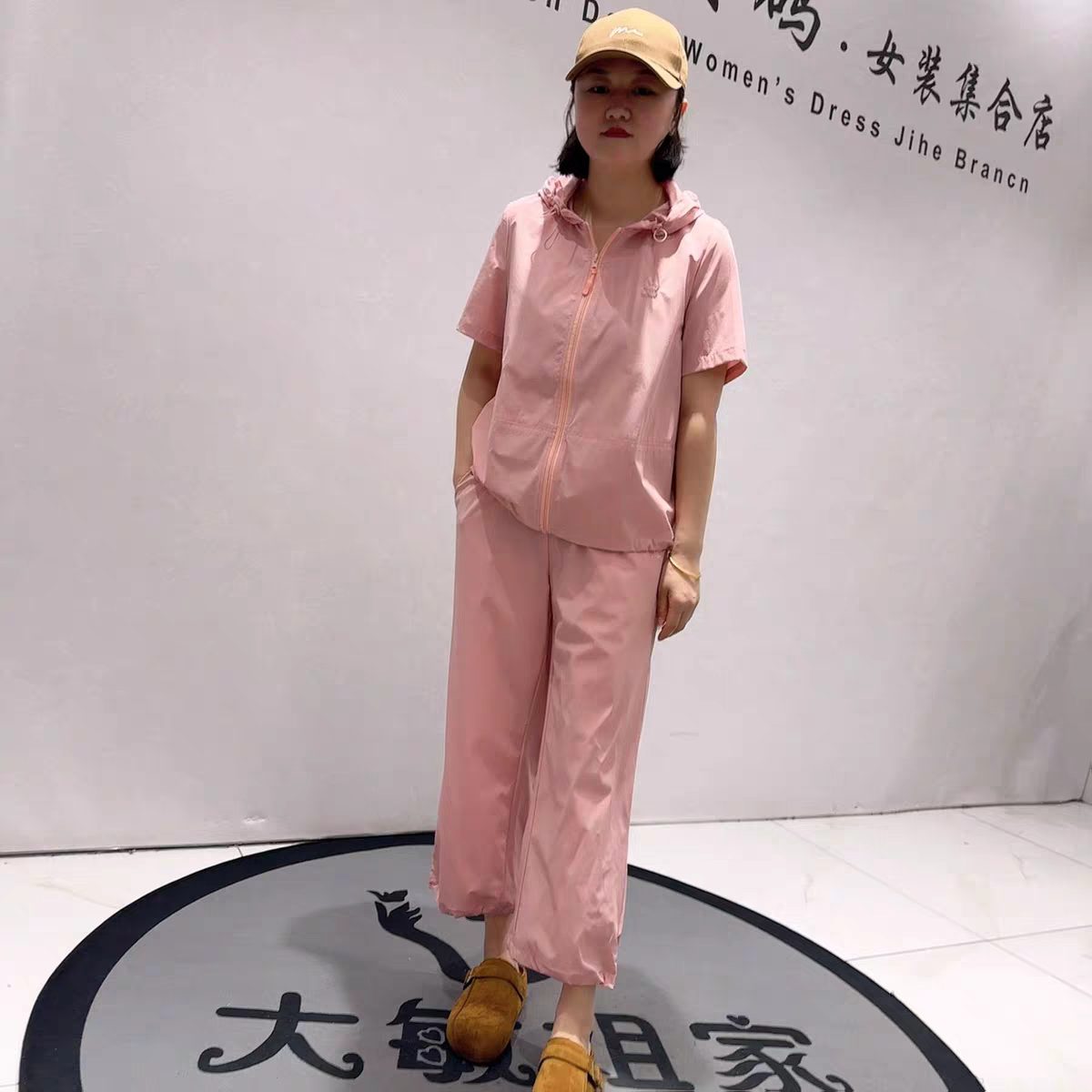 3092女权贵族夏款新品拉链连帽上衣搭配松紧腰休闲裤两件套加大码