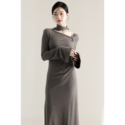 不规则秋冬内搭裙挂脖长裙