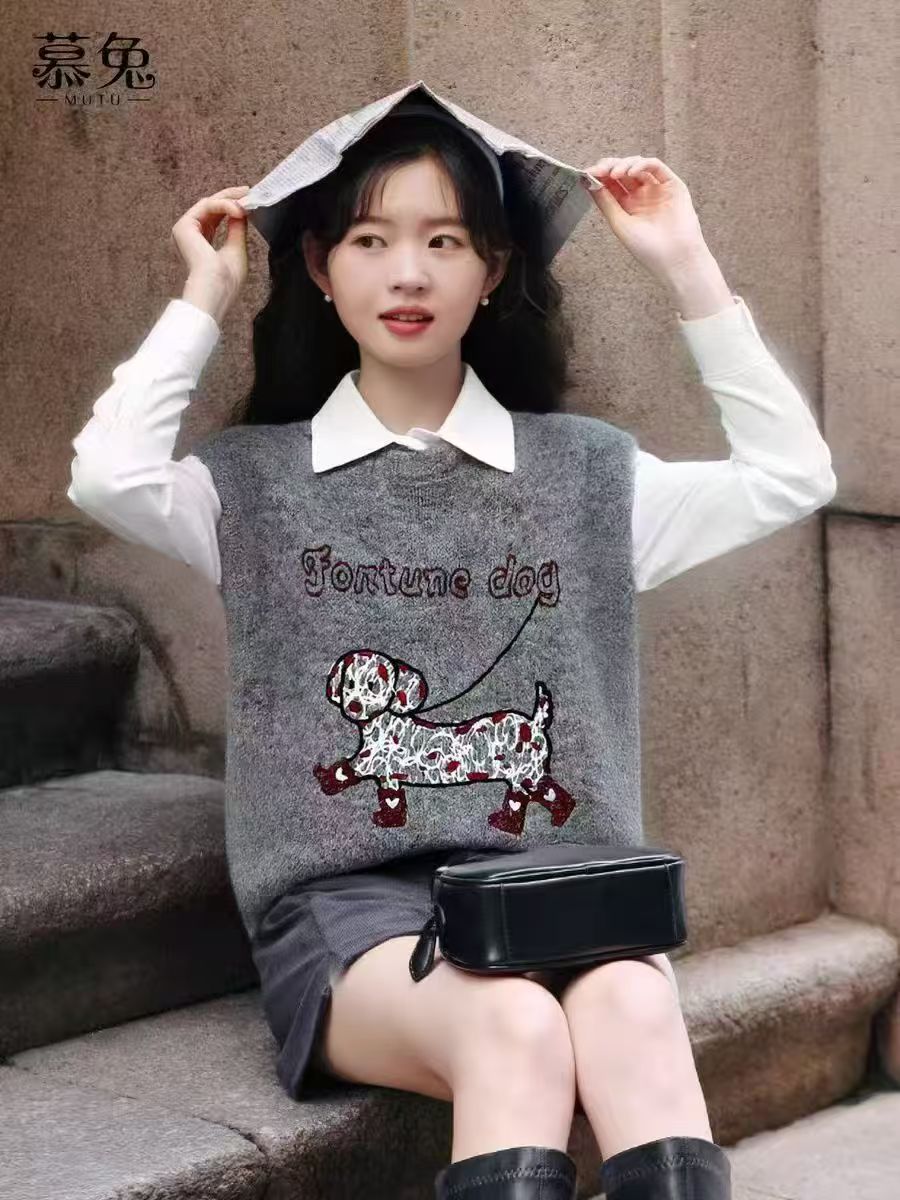 韩系小狗图案羊针织马甲女春秋冬叠穿背心显瘦坎肩卡通可爱风毛衣