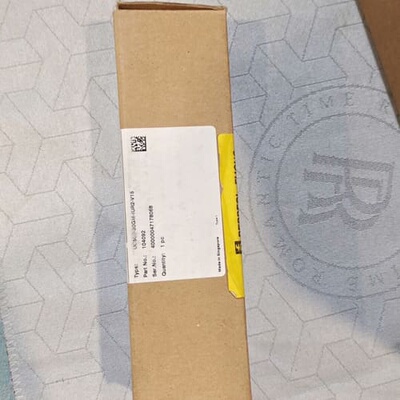 新加坡倍加福UC500-30GM-IUR2-V15传感器(议价)