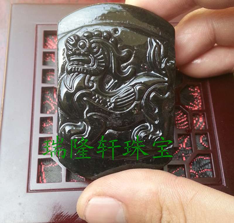 天然玉石新疆墨玉麒麟玉皮带扣 腰带扣墨绿蛇纹石玉皮带扣玉腰扣