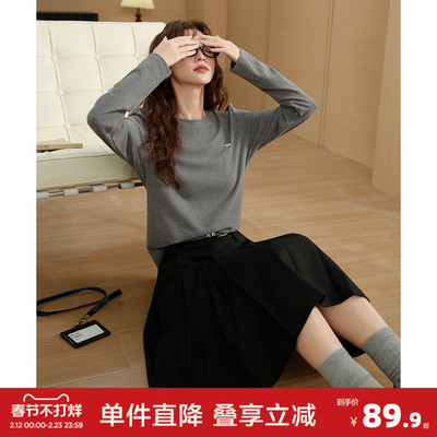 yoe2026秋季新款长袖T恤女左胸刺绣修身打底上衣圆领显瘦套头t恤