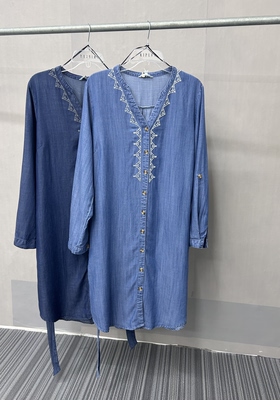 3.31夏季休闲V领刺绣连衣裙宽松系腰带显瘦度假风裙子女0.44Kg