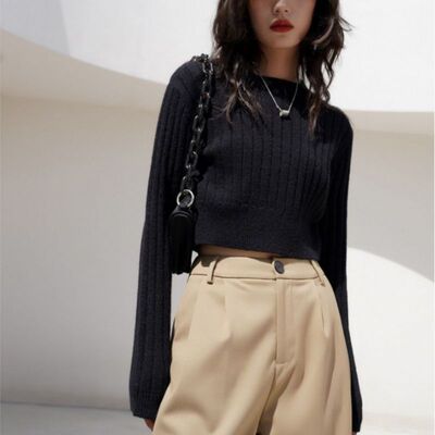 Round neck solid pit stripe long sleeves圆领纯色坑条长袖上衣