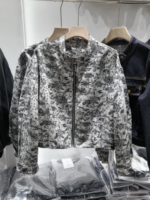 欧韩休闲时尚外套2025秋立领长袖印花棒球款宽松百搭短款外套女潮