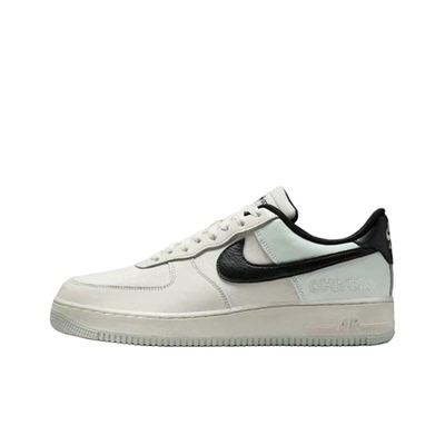 Nike白色男款低帮板鞋