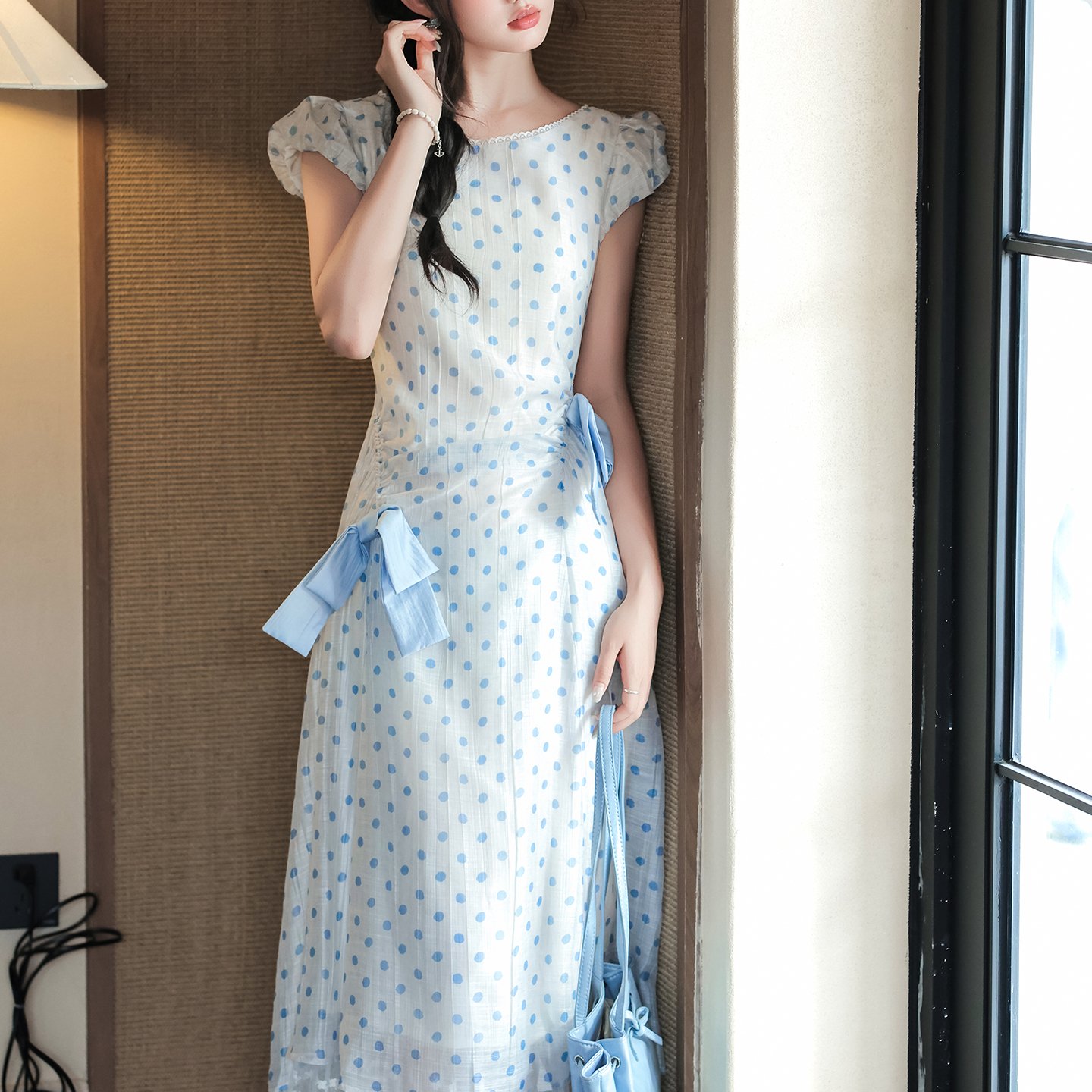 蓝雾波点复古氛围感连衣裙女夏季蝴蝶结蕾丝花边裙子