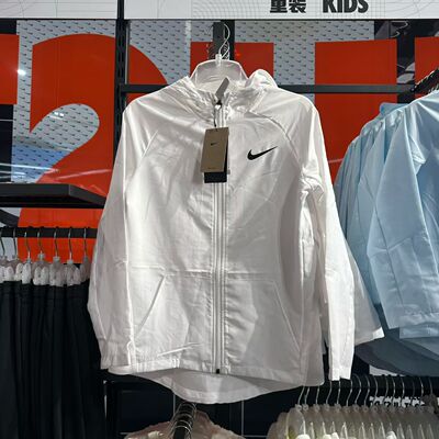 Nike/耐克 大童春秋连帽透气速干轻便休闲运动防晒外套 DO7095