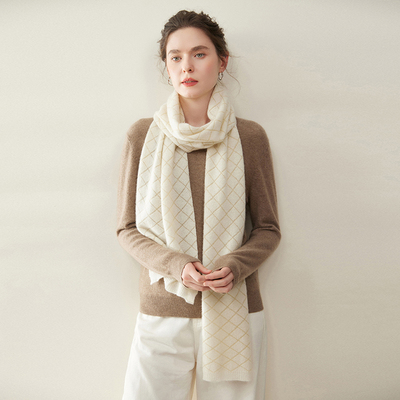 ZX10164女士100%山羊绒金银丝围巾 冬日保暖与穿搭格调的双向满足