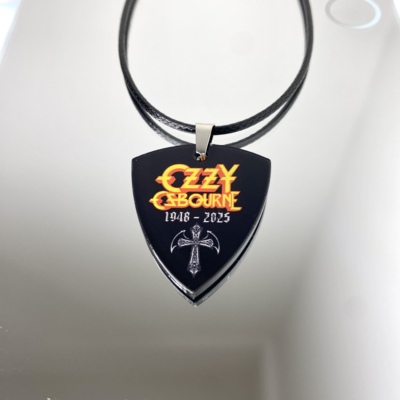 Ozzy Osbourne奥兹 黑色安息日乐队周边吉他拨片项链配饰摇滚金属