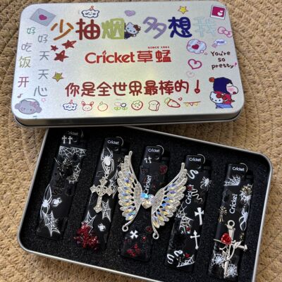 正品Cricket草蜢磨砂黑满钻十字架风格炫酷一次性打火机个性潮玩