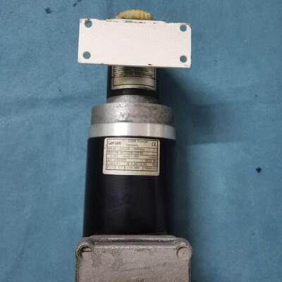 D-32696 SPL52-2UVCR-056N22 Lenze伺服减速电机议价维修