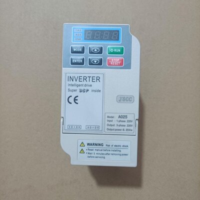 JSCC精研变频器0.25kw电压AC200V成色95新议价