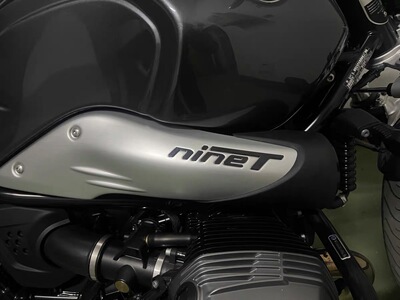 适用于宝马拿铁R nineT R9T 黑化立体车标改装个性nineT装饰贴