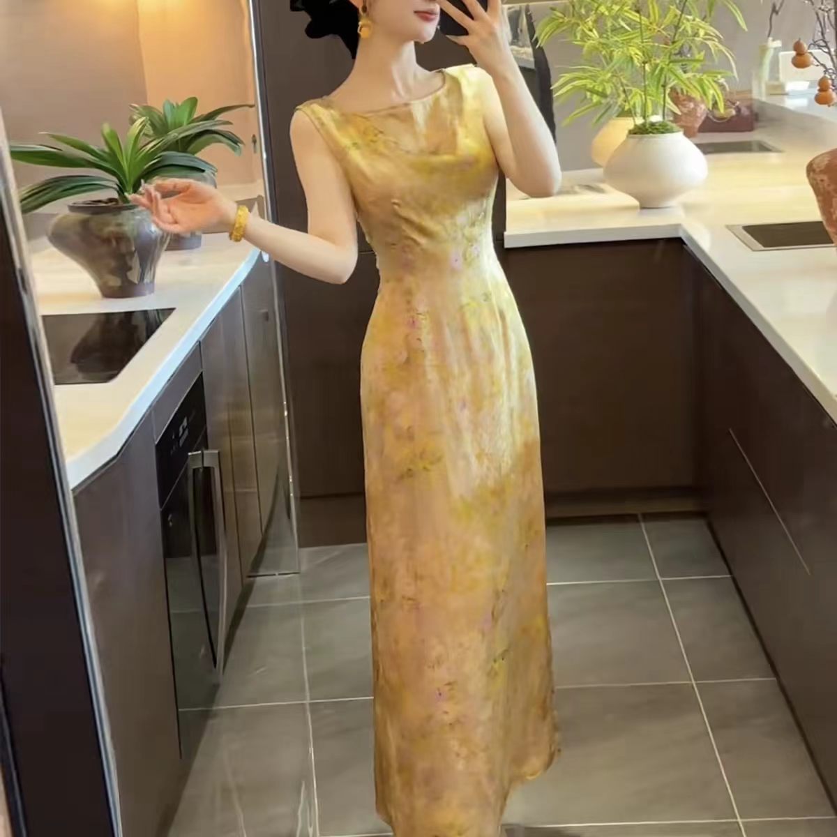 抖音网红爆款时尚夏季新款新中式复古优雅长款无袖修身遮肉连衣裙