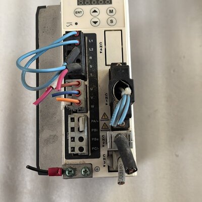 议价施耐德LXM23AU07M3X 伺服驱动器可维修