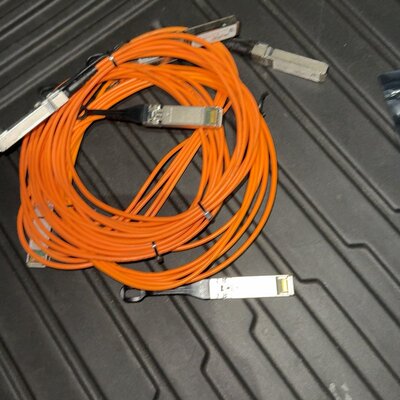 议价Fisar光纤线QSFP-10GQSFP10GQSFP10GQSFP-10G光纤线