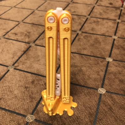 Nabalis奶酪蝴蝶刀模型 金色款塑料材质 安全手感好 适合把玩练习